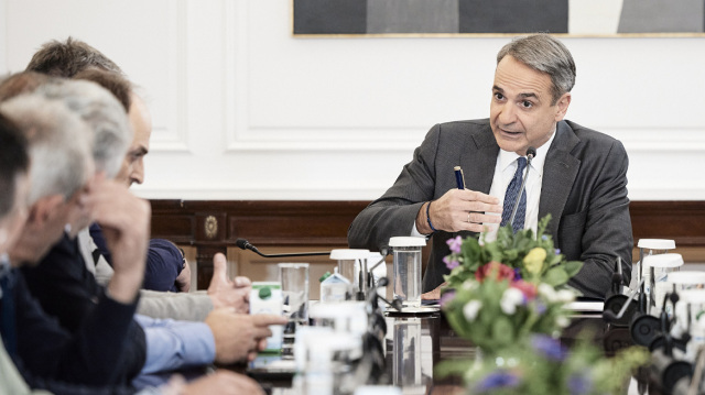 "We will not go far with the blockades, we will find smart solutions ...